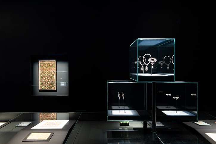 Designplan Lighting, Inc. | Corporate Friends showcase lighting used ...